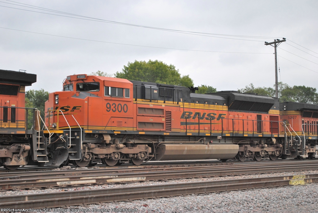 BNSF 9300